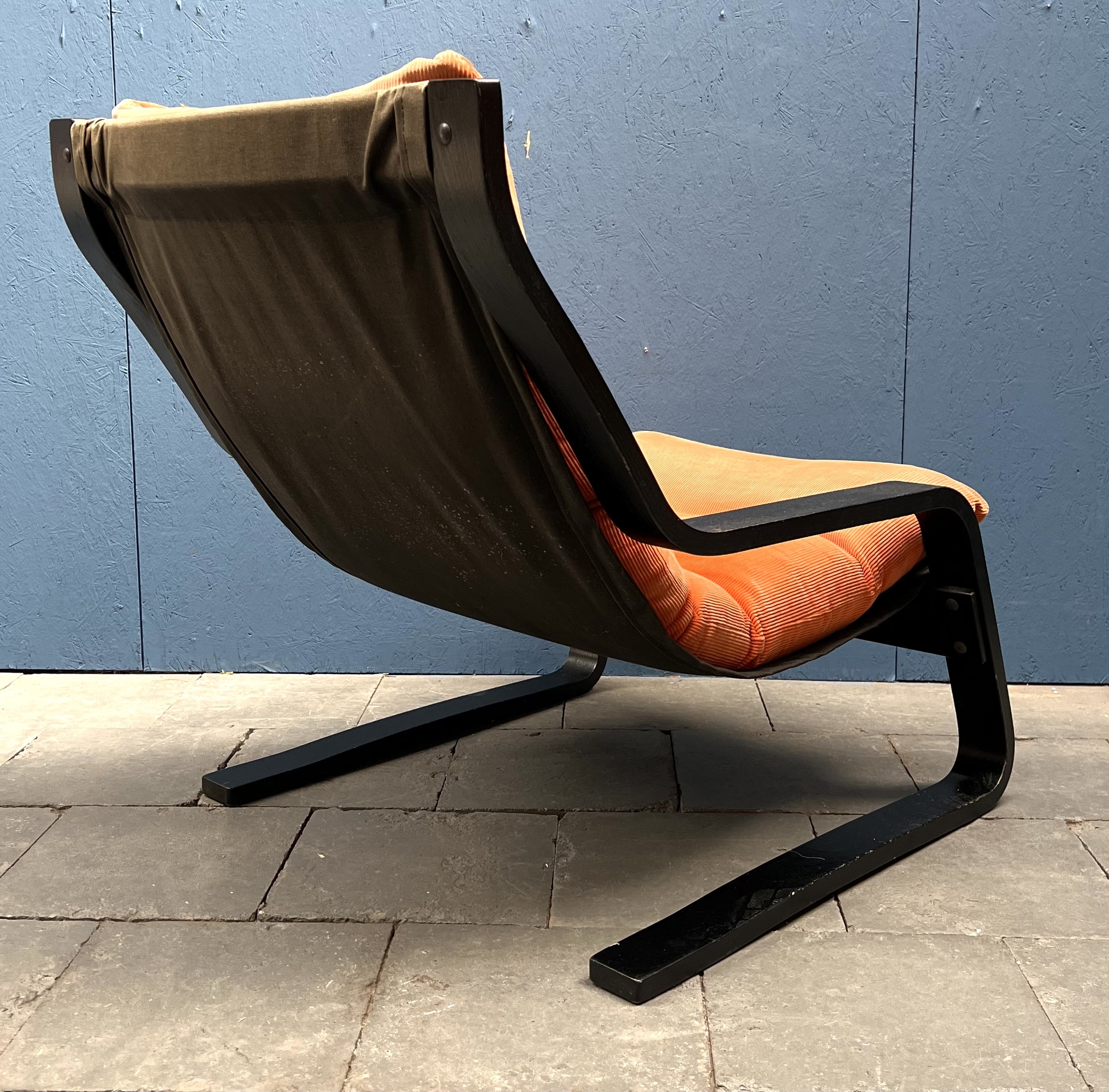 90. Springstoel, Scandinavië